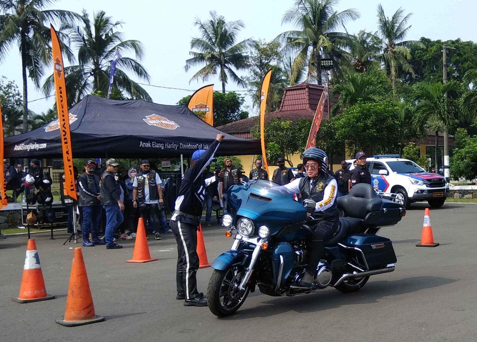 Pusdik Lantas Lemdiklat Polri dan B’Brothers Bintaro Adakan Baksos ...