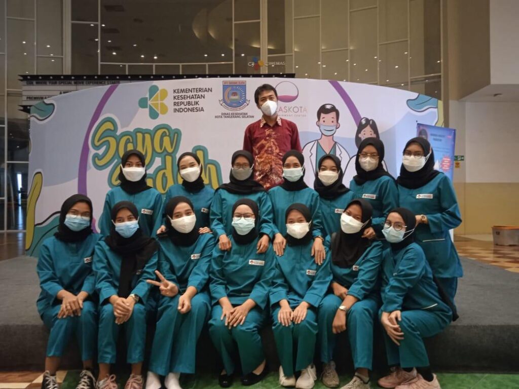 Mahasiswa STIKes IMC Bintaro Divaksinasi – HijauBintaro