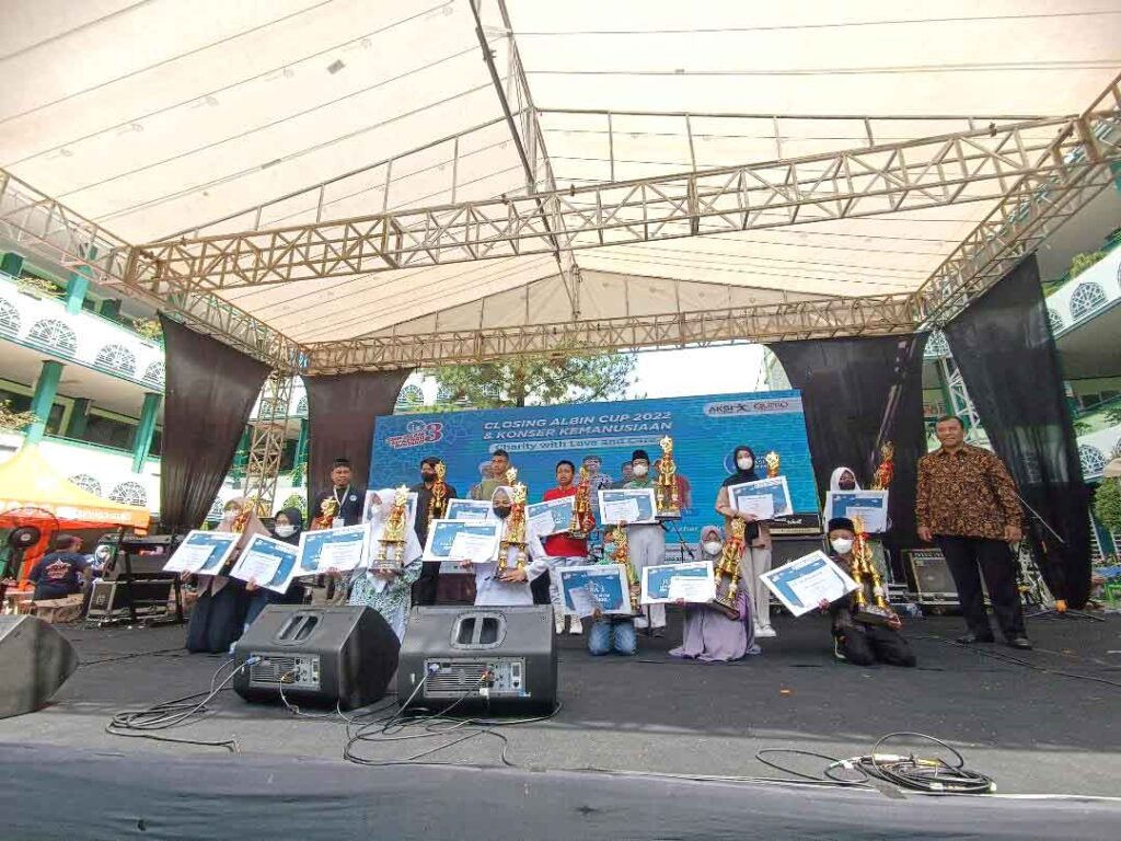 SMP Islam Al Azhar 3 Bintaro Selenggarakan Penutupan Albin Cup 2022 dan ...
