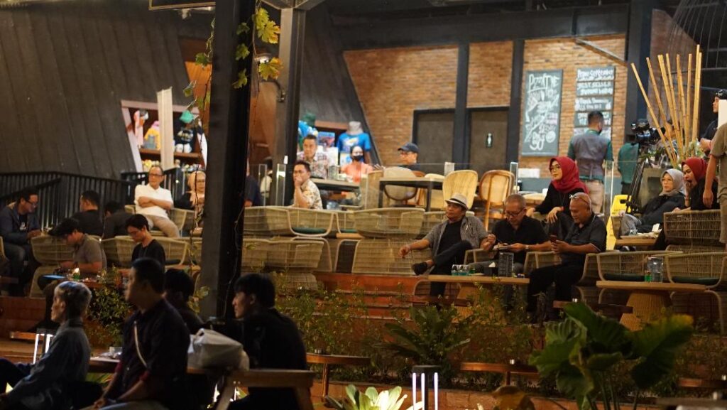 Vulture’s Nest Resto Bertema Irish Hadir di Bintaro Creative District ...