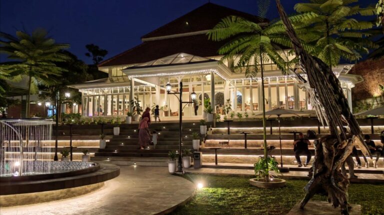 Oase @ Aria, Resto Viral Ala Istana Sultan Dengan Venue Multifungsi ...